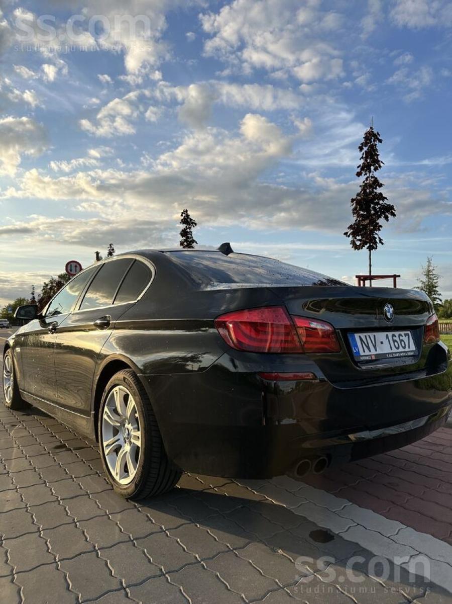 Melns BMW 525 2011 Rīga, ar dzinēja tilpumu 2.00 L un nobraukumu 221 tūkst. km par 11000 €, foto 4 vietnē AUTOMOTO.COM.LV