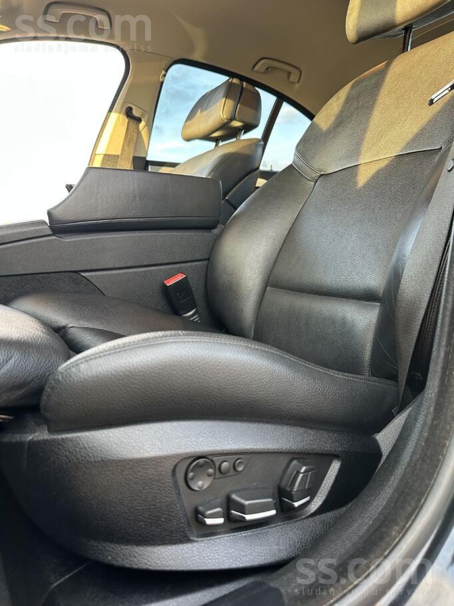 Melns BMW 525 2011 Rīga, ar dzinēja tilpumu 2.00 L un nobraukumu 221 tūkst. km par 11000 €, foto 16 vietnē AUTOMOTO.COM.LV