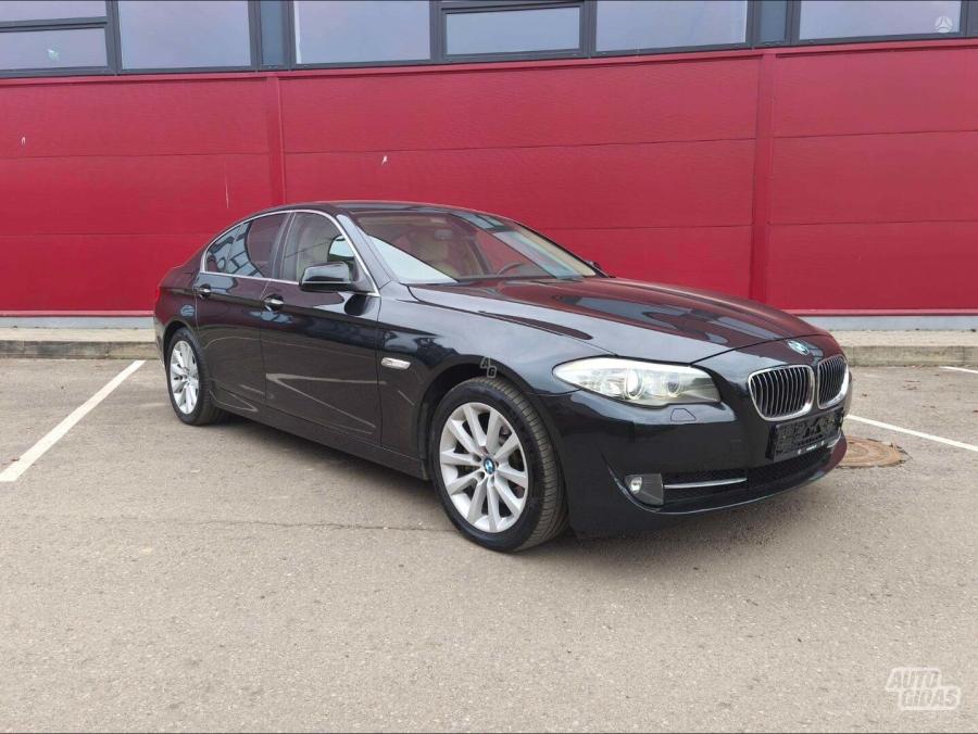 Melns BMW 525 2011 Kauņa, ar dzinēja tilpumu 3.00 L un nobraukumu 297 tūkst. km par 7950 €, foto 1 vietnē AUTOMOTO.COM.LV