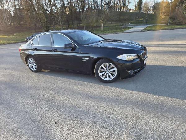 Black BMW 525 2012 in Siauliai, with an engine capacity of 2.00 L and mileage of 266 thousand km for 11700 €, photo 4 on AUTOMOTO.COM.LV