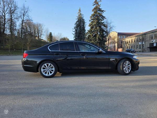 Black BMW 525 2012 in Siauliai, with an engine capacity of 2.00 L and mileage of 266 thousand km for 11700 €, photo 5 on AUTOMOTO.COM.LV