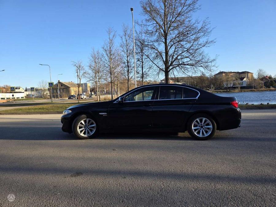 Black BMW 525 2012 in Siauliai, with an engine capacity of 2.00 L and mileage of 266 thousand km for 11700 €, photo 11 on AUTOMOTO.COM.LV