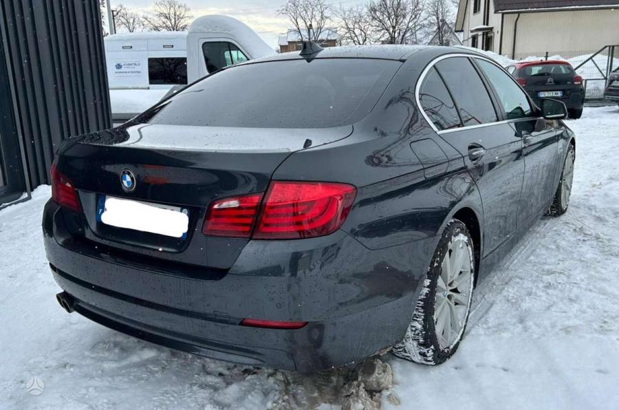 Melns BMW 525 2012 Tauragė, ar dzinēja tilpumu 2.00 L un nobraukumu 238 tūkst. km par 9300 €, foto 5 vietnē AUTOMOTO.COM.LV