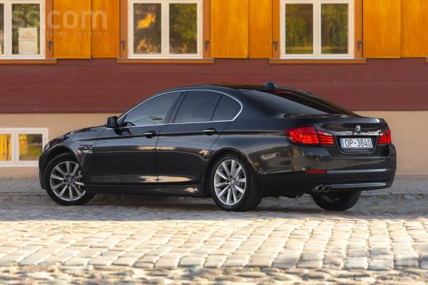Melns BMW 525 2012 Jelgava, ar dzinēja tilpumu 2.00 L un nobraukumu 166 tūkst. km par 11490 €, foto 3 vietnē AUTOMOTO.COM.LV