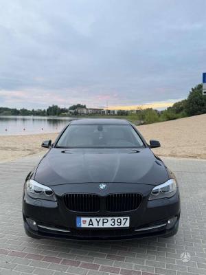 Melns BMW 525 2012 Viļņa, ar dzinēja tilpumu 2.00 L un nobraukumu 218 tūkst. km par 8500 €, foto 3 vietnē AUTOMOTO.COM.LV