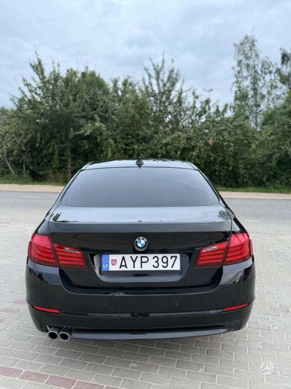 Black BMW 525 2012 in Vilnius, with an engine capacity of 2.00 L and mileage of 218 thousand km for 8500 €, photo 6 on AUTOMOTO.COM.LV