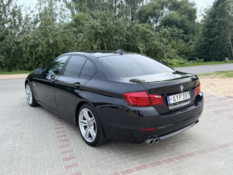 Melns BMW 525 2012 Viļņa, ar dzinēja tilpumu 2.00 L un nobraukumu 218 tūkst. km par 8500 €, foto 8 vietnē AUTOMOTO.COM.LV