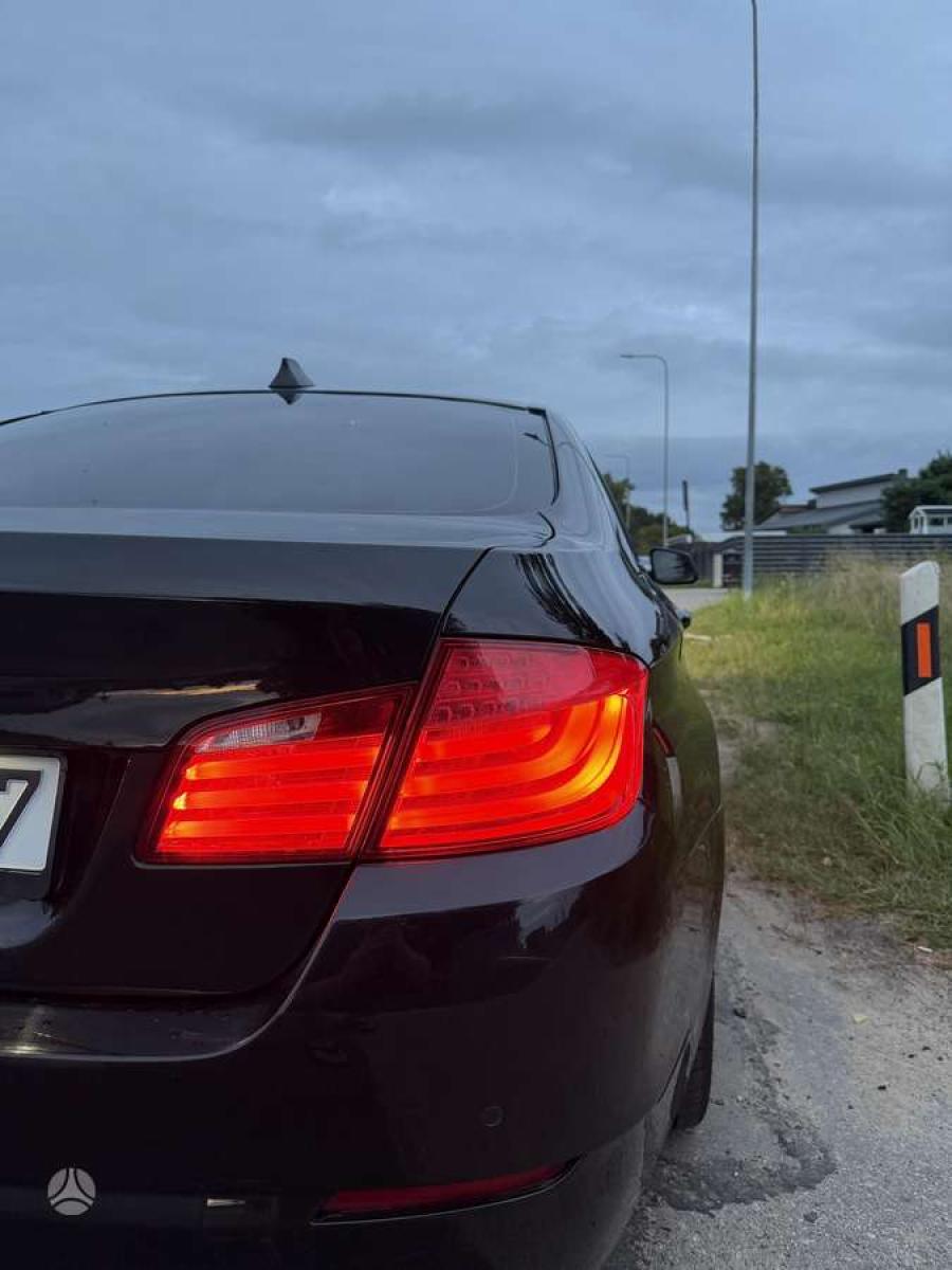 Melns BMW 525 2012 Viļņa, ar dzinēja tilpumu 2.00 L un nobraukumu 218 tūkst. km par 8500 €, foto 11 vietnē AUTOMOTO.COM.LV