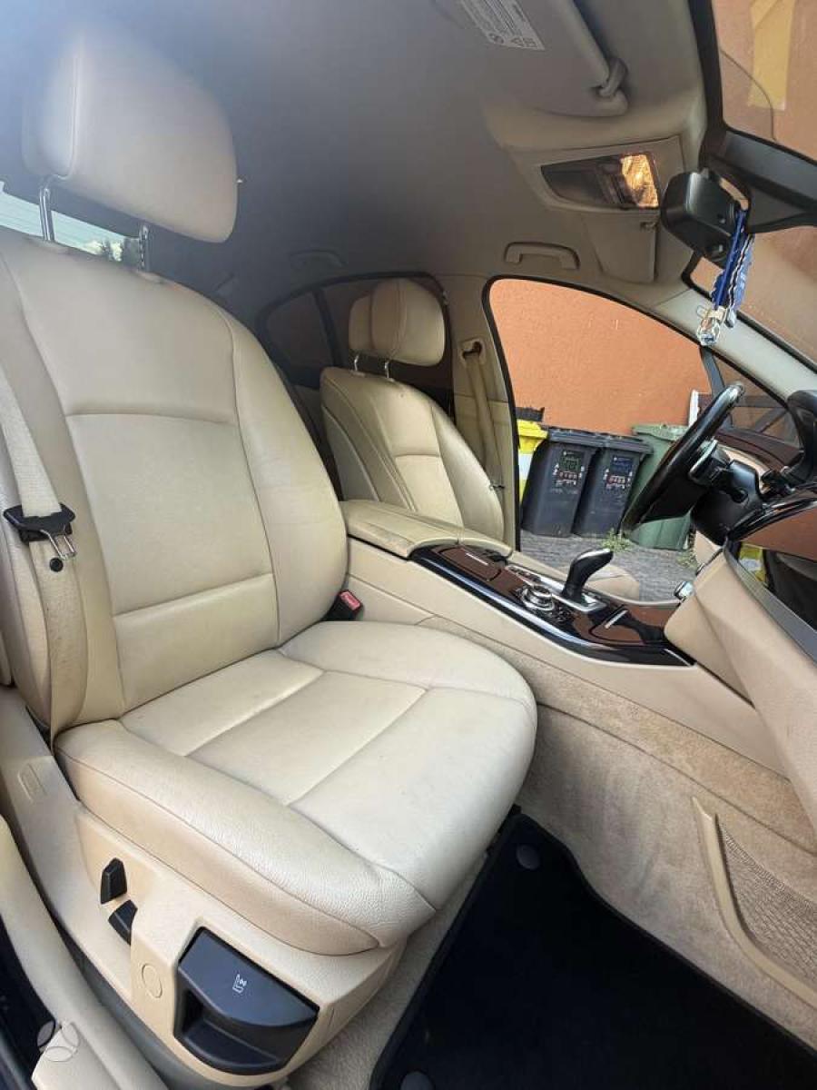 Melns BMW 525 2012 Viļņa, ar dzinēja tilpumu 2.00 L un nobraukumu 218 tūkst. km par 8500 €, foto 14 vietnē AUTOMOTO.COM.LV