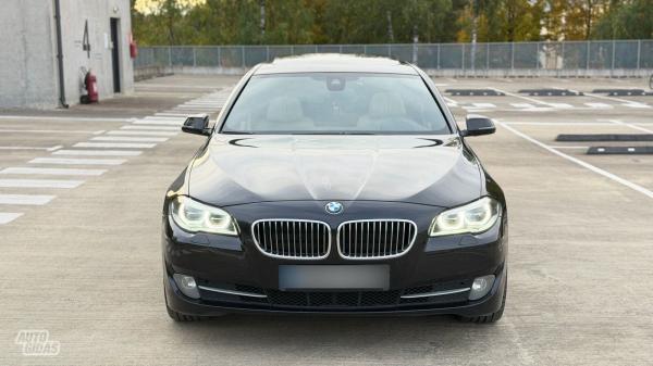 Black BMW 525 2012 in Vilnius, with an engine capacity of 2.00 L and mileage of 317 thousand km for 13600 €, photo 3 on AUTOMOTO.COM.LV