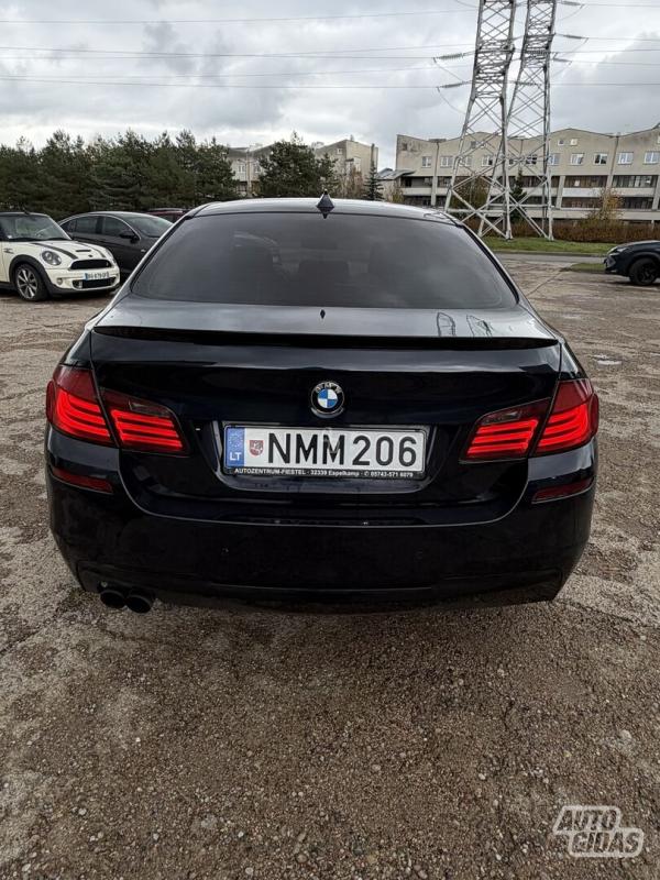BMW 525 2012 Viļņa vietnē Melns BMW 525 2012 Viļņa, ar dzinēja tilpumu 2.00 L un nobraukumu 294 tūkst. km par 9800 €, foto 7 vietnē AUTOMOTO.COM.LV