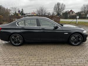 Black BMW 525 2013 in Jelgava, with an engine capacity of 2.00 L and mileage of 270 thousand km for 9100 €, photo 6 on AUTOMOTO.COM.LV