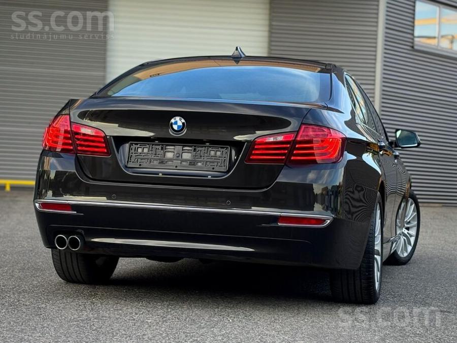 Black BMW 525 2013 in Riga, with an engine capacity of 2.00 L and mileage of 241 thousand km for 12950 €, photo 3 on AUTOMOTO.COM.LV