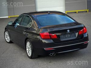 Black BMW 525 2013 in Riga, with an engine capacity of 2.00 L and mileage of 241 thousand km for 12950 €, photo 5 on AUTOMOTO.COM.LV