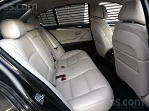 Black BMW 525 2013 in Riga, with an engine capacity of 2.00 L and mileage of 241 thousand km for 12950 €, photo 8 on AUTOMOTO.COM.LV