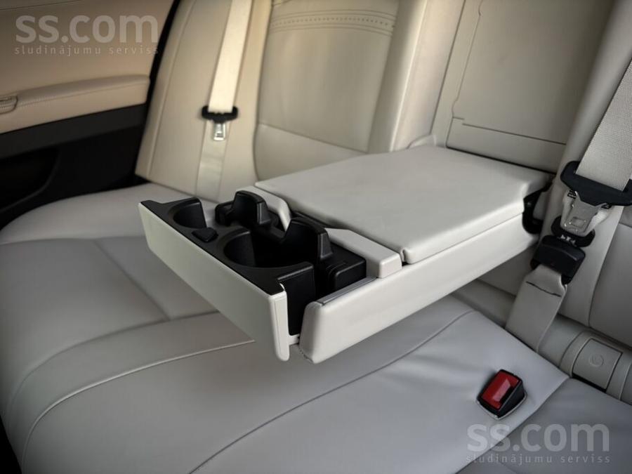 Black BMW 525 2013 in Riga, with an engine capacity of 2.00 L and mileage of 241 thousand km for 12950 €, photo 11 on AUTOMOTO.COM.LV