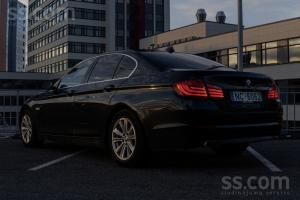 Melns BMW 525 2013 Rīga, ar dzinēja tilpumu 2.00 L un nobraukumu 290 tūkst. km par 10500 €, foto  vietnē AUTOMOTO.COM.LV