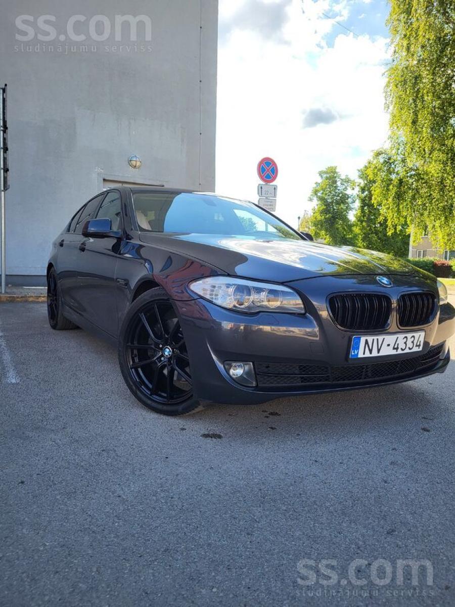 Black BMW 525 2013 in Bauska, with an engine capacity of 2.00 L and mileage of 339 thousand km for 8500 €, photo 6 on AUTOMOTO.COM.LV