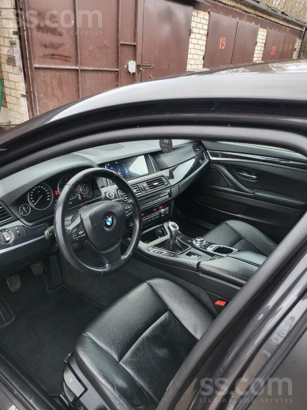 Black BMW 525 2013 in Bauska, with an engine capacity of 2.00 L and mileage of 339 thousand km for 8500 €, photo 8 on AUTOMOTO.COM.LV
