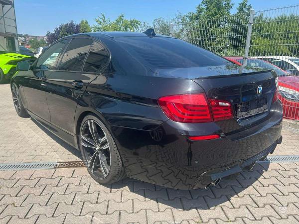 Black BMW 525 2013 in Kaunas, with an engine capacity of 2.00 L and mileage of 230 thousand km for 9880 €, photo 5 on AUTOMOTO.COM.LV