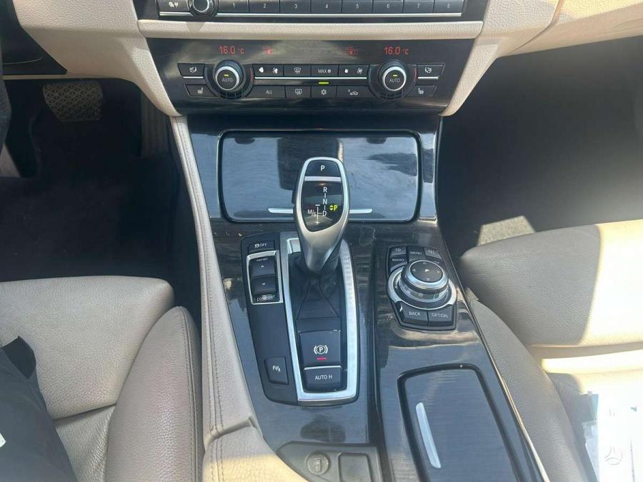 Melns BMW 525 2013 Kauņa, ar dzinēja tilpumu 2.00 L un nobraukumu 230 tūkst. km par 9880 €, foto 18 vietnē AUTOMOTO.COM.LV