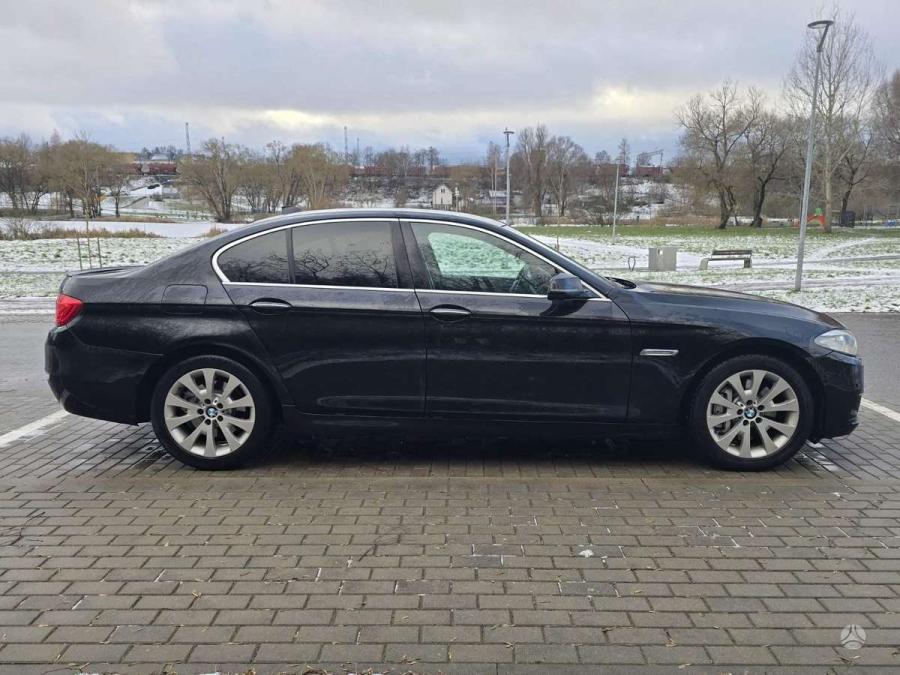 Black BMW 525 2014 in Vilnius, with an engine capacity of 2.00 L and mileage of 270 thousand km for 8500 €, photo 10 on AUTOMOTO.COM.LV