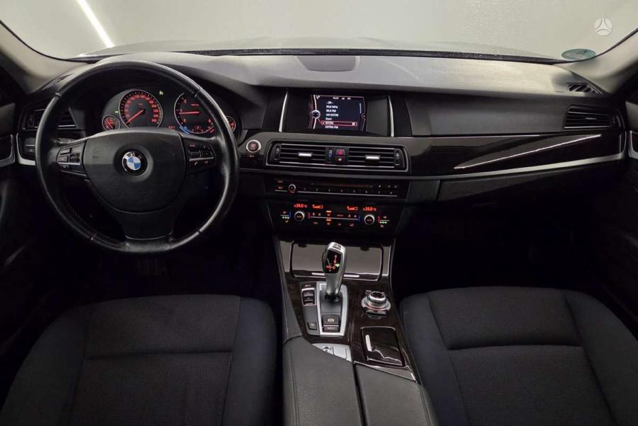 Melns BMW 525 2014 Marijampole, ar dzinēja tilpumu 2.00 L un nobraukumu 170 tūkst. km par 11750 €, foto 10 vietnē AUTOMOTO.COM.LV