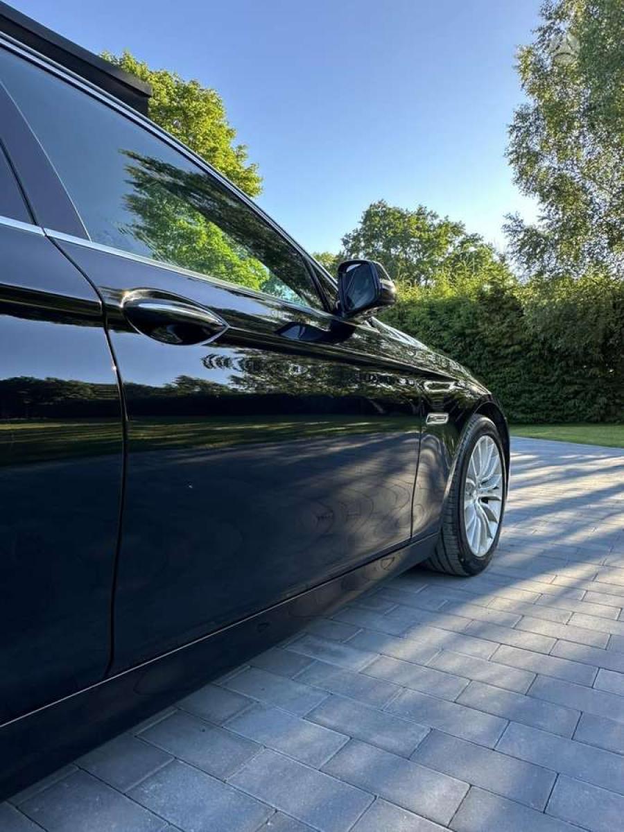 Black BMW 525 2014 in Kazlu Ruda, with an engine capacity of 2.00 L and mileage of 379 thousand km for 9999 €, photo 6 on AUTOMOTO.COM.LV