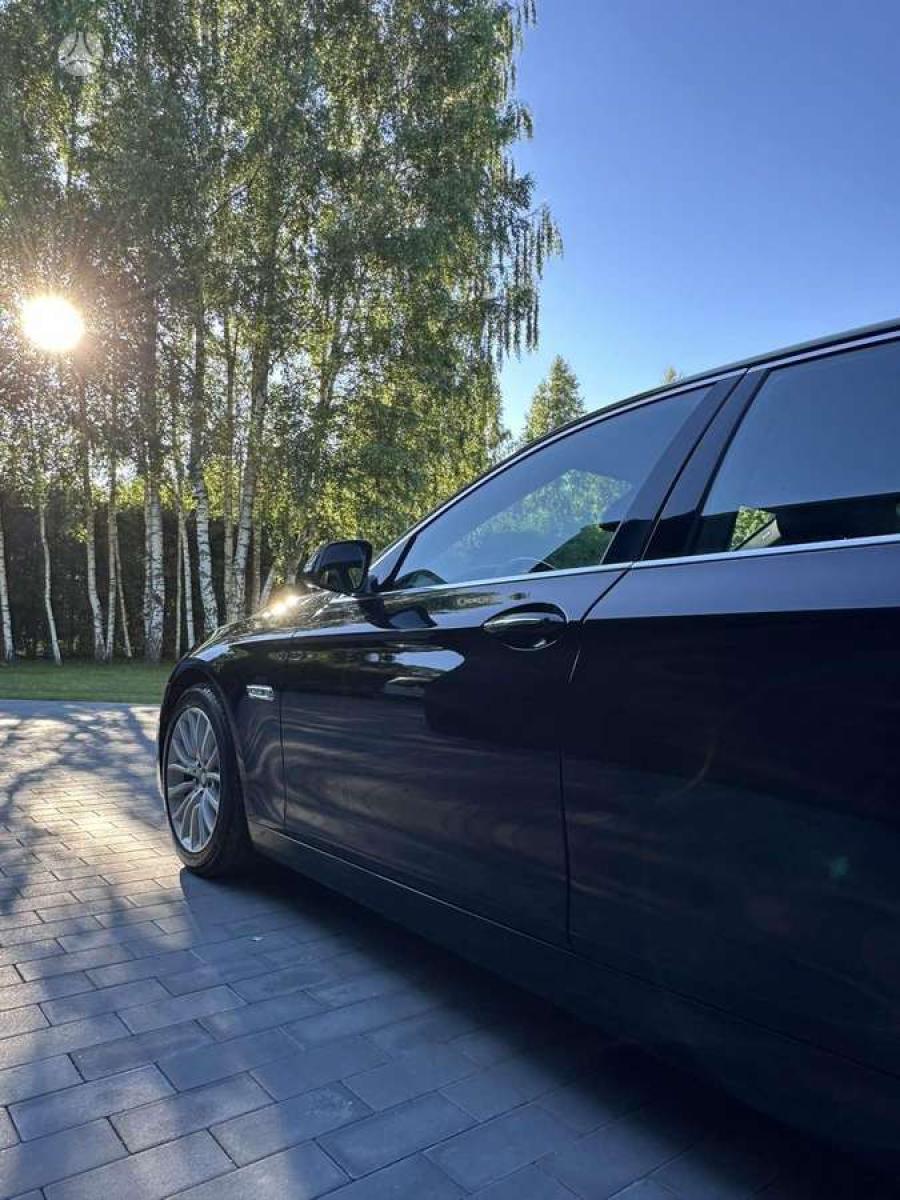 Black BMW 525 2014 in Kazlu Ruda, with an engine capacity of 2.00 L and mileage of 379 thousand km for 9750 €, photo 8 on AUTOMOTO.COM.LV