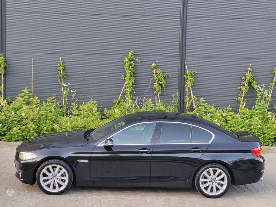 Black BMW 525 2014 in Vilnius, with an engine capacity of 2.00 L and mileage of 340 thousand km for 11950 €, photo 12 on AUTOMOTO.COM.LV