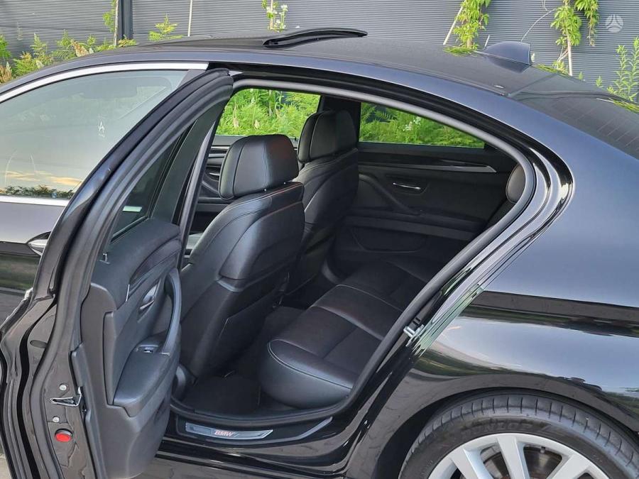 Black BMW 525 2014 in Vilnius, with an engine capacity of 2.00 L and mileage of 340 thousand km for 11950 €, photo 25 on AUTOMOTO.COM.LV