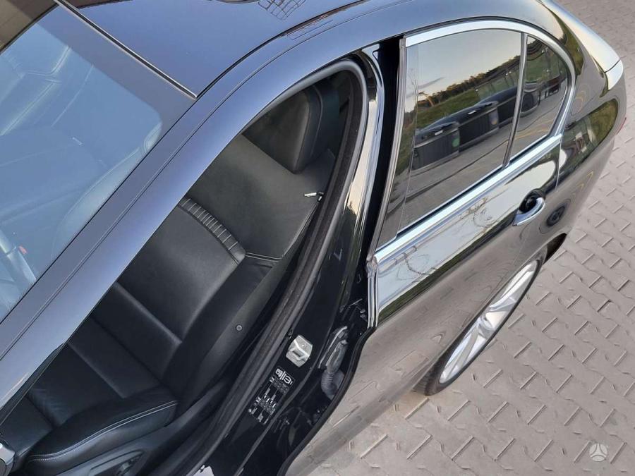 Black BMW 525 2014 in Vilnius, with an engine capacity of 2.00 L and mileage of 340 thousand km for 11950 €, photo 27 on AUTOMOTO.COM.LV