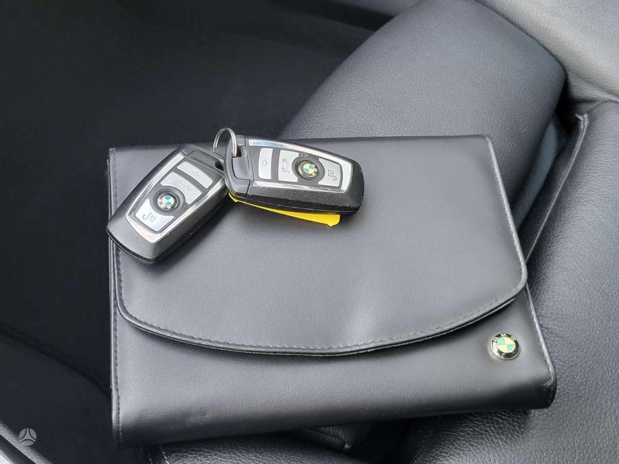 Black BMW 525 2014 in Vilnius, with an engine capacity of 2.00 L and mileage of 340 thousand km for 11950 €, photo 34 on AUTOMOTO.COM.LV