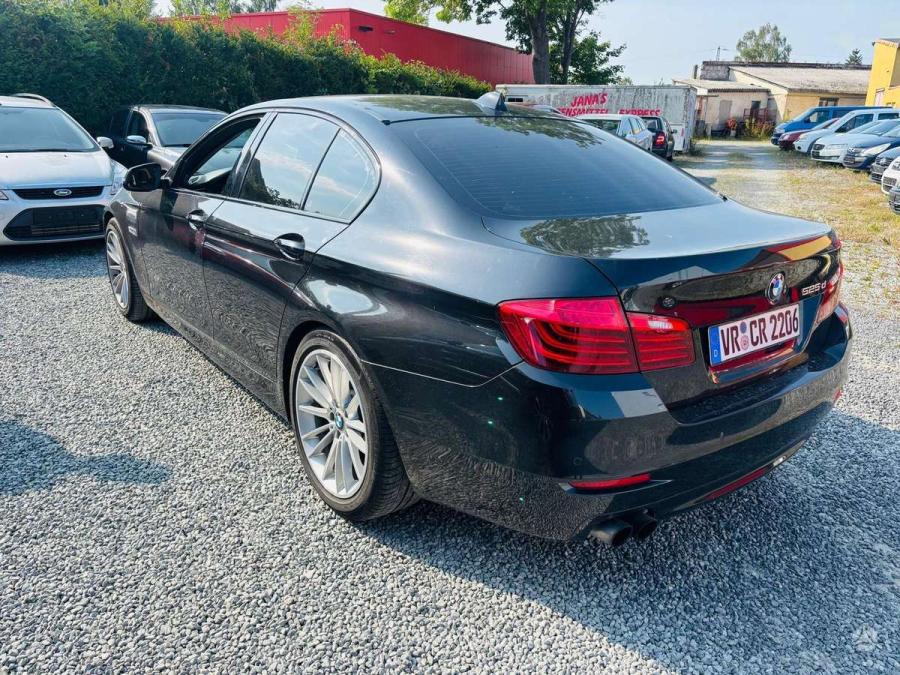 Black BMW 525 2014 in Siauliai, with an engine capacity of 2.00 L and mileage of 293 thousand km for 9200 €, photo 5 on AUTOMOTO.COM.LV
