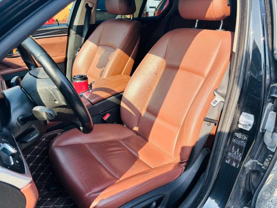 Black BMW 525 2014 in Siauliai, with an engine capacity of 2.00 L and mileage of 293 thousand km for 9200 €, photo 6 on AUTOMOTO.COM.LV