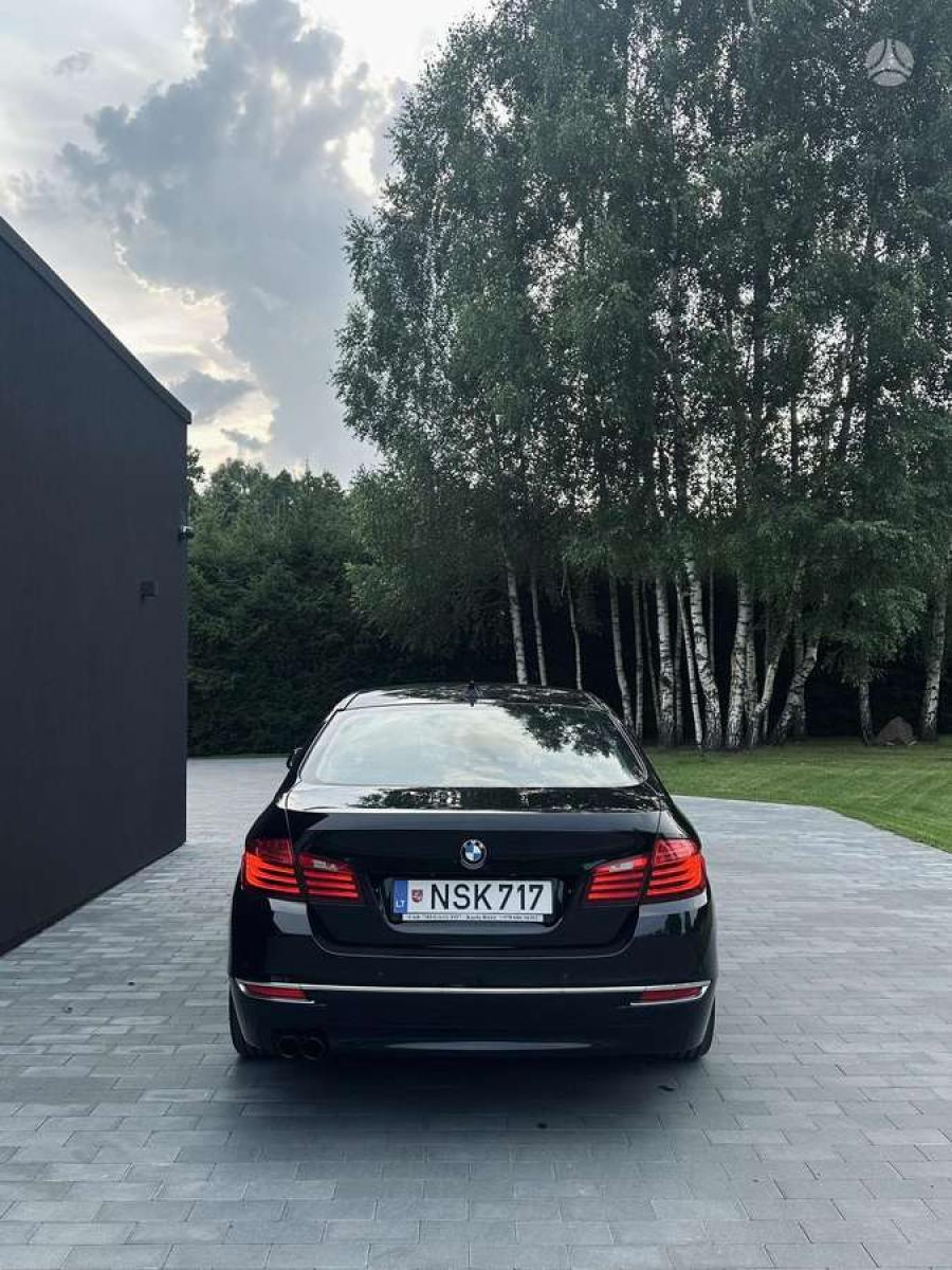 Black BMW 525 2014 in Marijampole, with an engine capacity of 2.00 L and mileage of 381 thousand km for 8550 €, photo 6 on AUTOMOTO.COM.LV