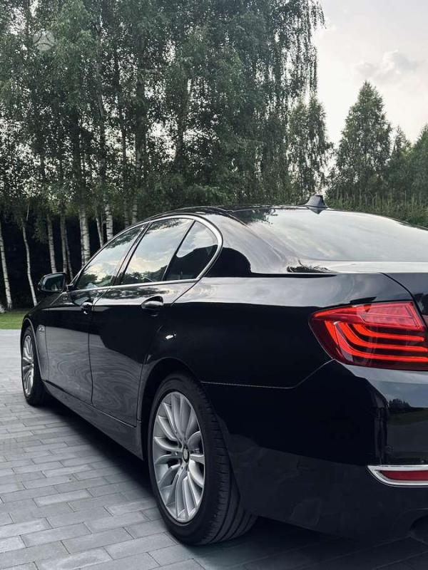 Black BMW 525 2014 in Marijampole, with an engine capacity of 2.00 L and mileage of 381 thousand km for 8550 €, photo 6 on AUTOMOTO.COM.LV