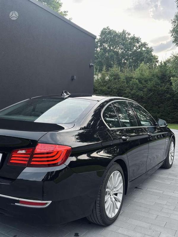 Black BMW 525 2014 in Marijampole, with an engine capacity of 2.00 L and mileage of 381 thousand km for 8550 €, photo 7 on AUTOMOTO.COM.LV