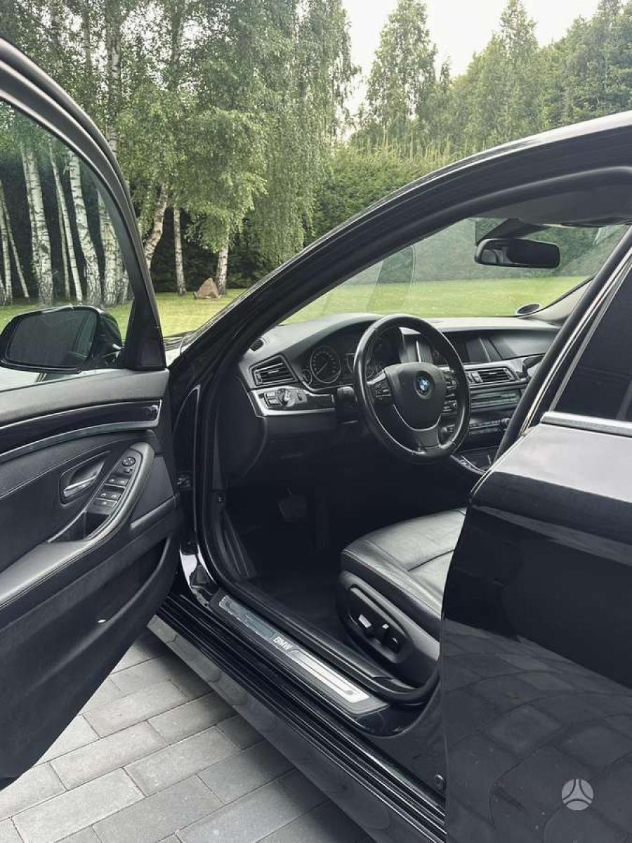 Black BMW 525 2014 in Marijampole, with an engine capacity of 2.00 L and mileage of 381 thousand km for 8550 €, photo 10 on AUTOMOTO.COM.LV