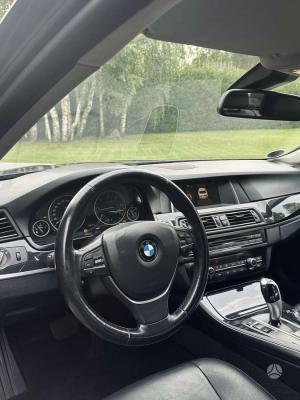 Black BMW 525 2014 in Marijampole, with an engine capacity of 2.00 L and mileage of 381 thousand km for 8550 €, photo 11 on AUTOMOTO.COM.LV