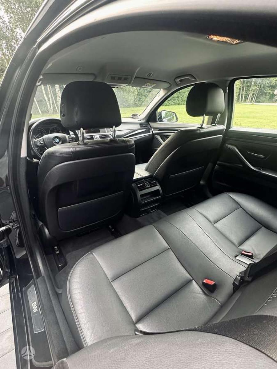 Black BMW 525 2014 in Marijampole, with an engine capacity of 2.00 L and mileage of 381 thousand km for 8550 €, photo 15 on AUTOMOTO.COM.LV