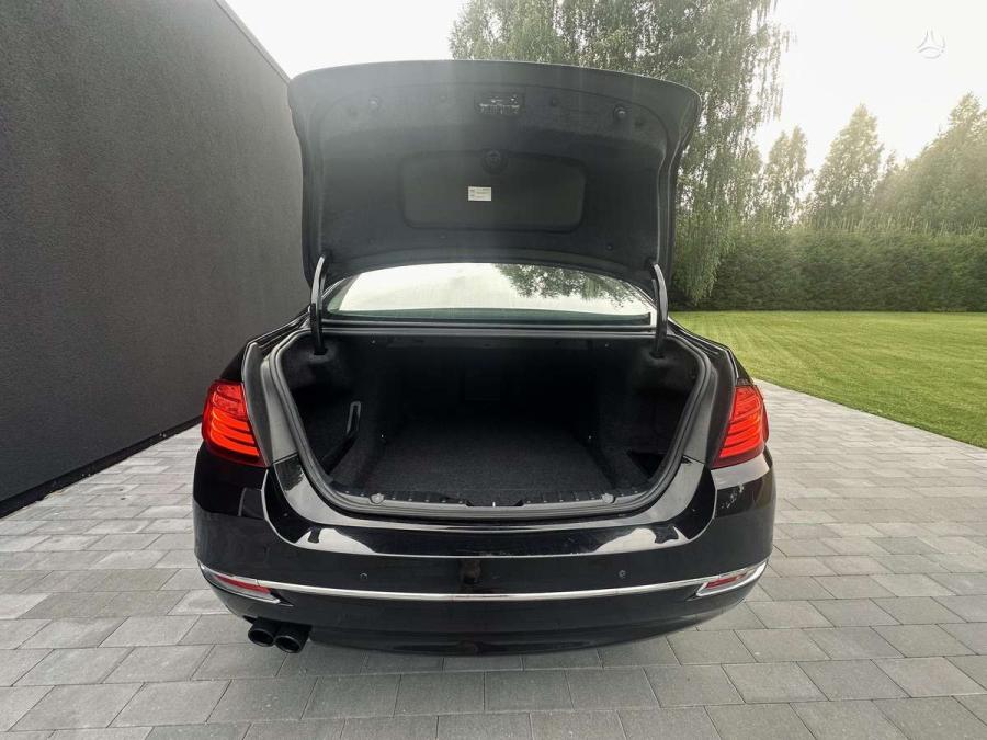 Black BMW 525 2014 in Marijampole, with an engine capacity of 2.00 L and mileage of 381 thousand km for 8550 €, photo 20 on AUTOMOTO.COM.LV
