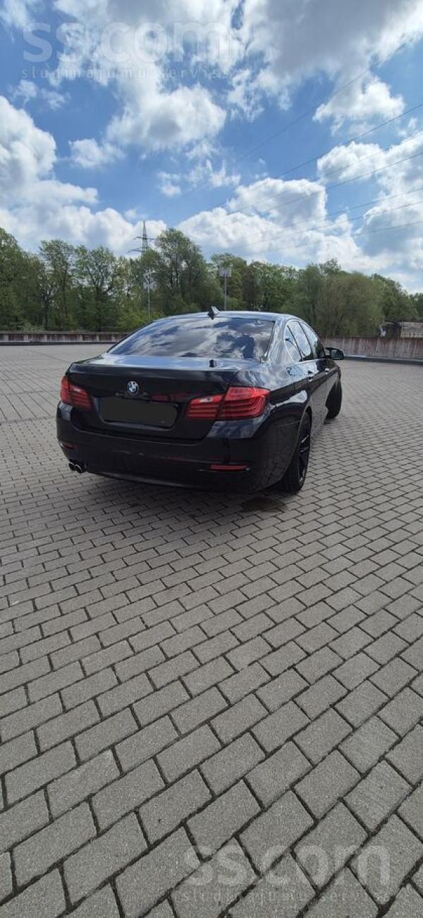 Black BMW 525 2016 in Riga, with an engine capacity of 2.00 L and mileage of 190 thousand km for 14000 €, photo 3 on AUTOMOTO.COM.LV