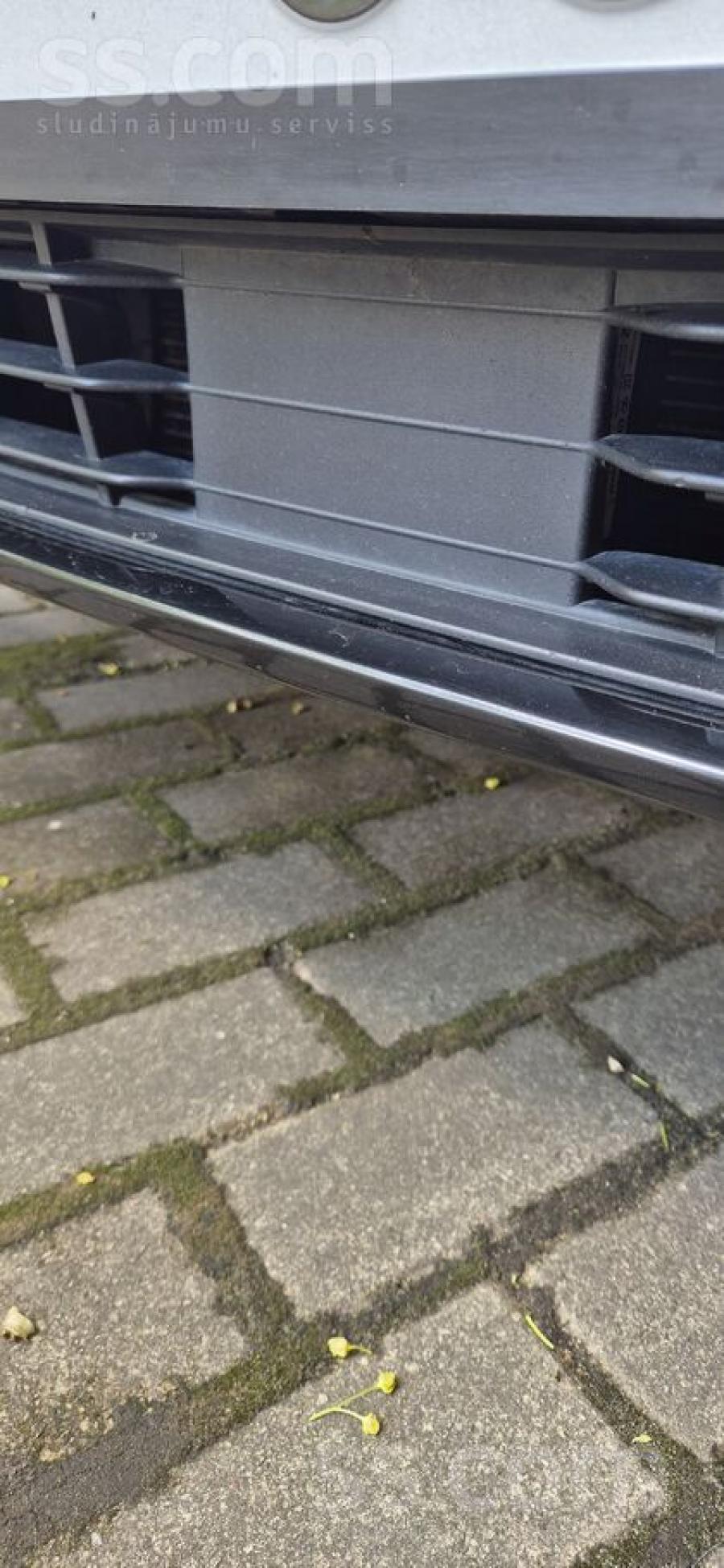 Black BMW 525 2016 in Riga, with an engine capacity of 2.00 L and mileage of 190 thousand km for 14000 €, photo 19 on AUTOMOTO.COM.LV