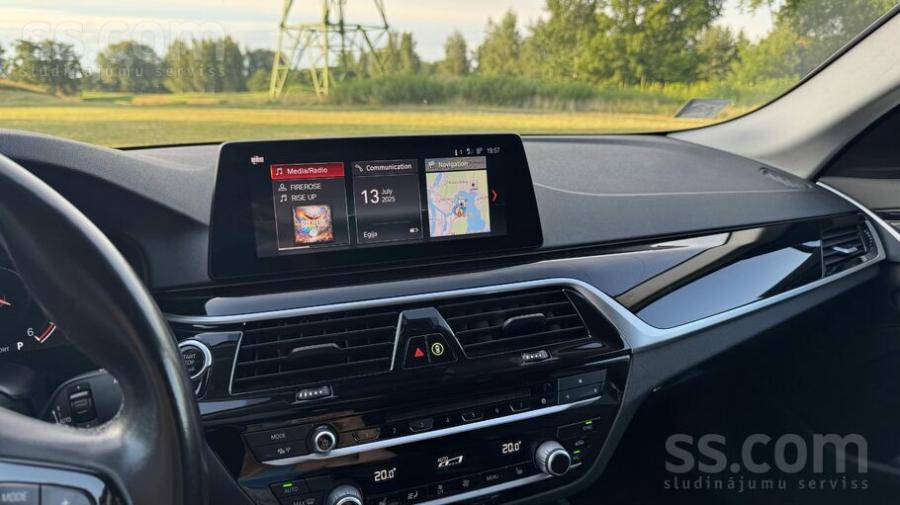 Black BMW 525 2019 in Riga, with an engine capacity of 2.00 L and mileage of 135 thousand km for 19500 €, photo 8 on AUTOMOTO.COM.LV