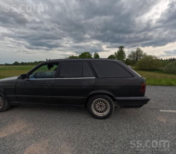 Melns BMW 525 1994 Rīga, ar dzinēja tilpumu 2.50 L un nobraukumu 444 tūkst. km par 3100 €, foto 5 vietnē AUTOMOTO.COM.LV