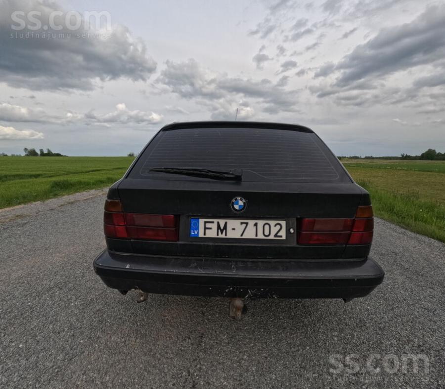 Melns BMW 525 1994 Rīga, ar dzinēja tilpumu 2.50 L un nobraukumu 444 tūkst. km par 3100 €, foto 7 vietnē AUTOMOTO.COM.LV