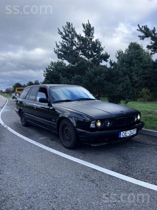 Melns BMW 525 1994 Rīga, ar dzinēja tilpumu 3.00 L un nobraukumu 340 tūkst. km par 3999 €, foto 2 vietnē AUTOMOTO.COM.LV