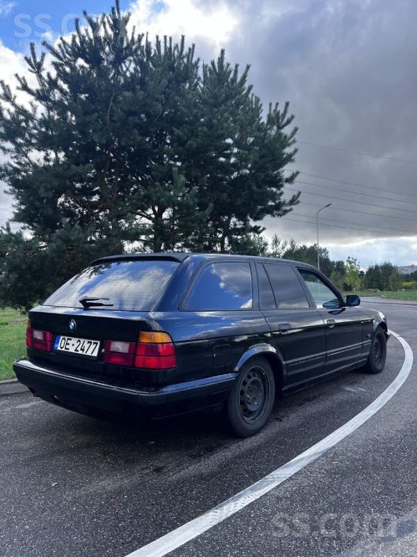 Melns BMW 525 1994 Rīga, ar dzinēja tilpumu 3.00 L un nobraukumu 340 tūkst. km par 3999 €, foto 3 vietnē AUTOMOTO.COM.LV