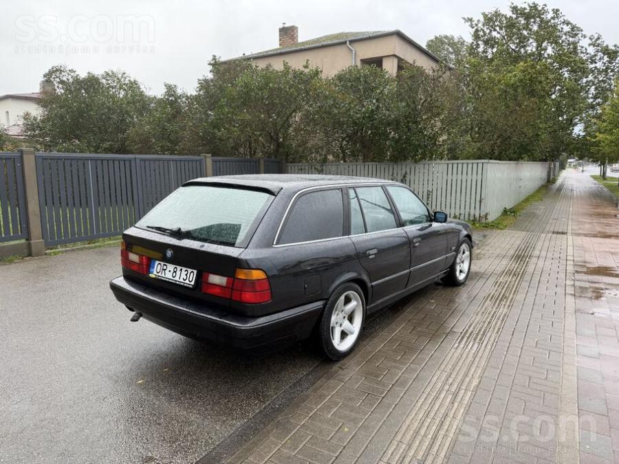 Melns BMW 525 1994 Liepāja, ar dzinēja tilpumu 2.50 L un nobraukumu 317 tūkst. km par 3490 €, foto 4 vietnē AUTOMOTO.COM.LV